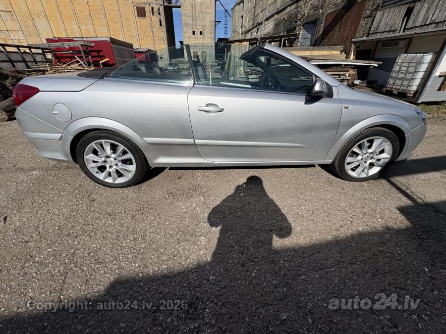 Grey Opel astra-twintop 2007 in Tallinn, with an engine capacity of 1.80 L and mileage of 77 thousand km for 4400 €, photo 19 on AUTOMOTO.COM.LV