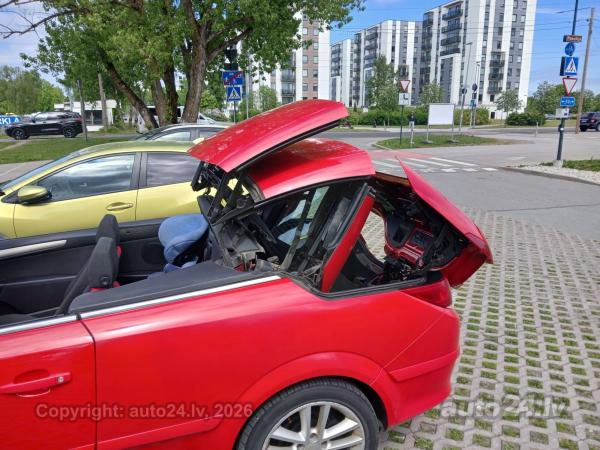 Red Opel astra-twintop 2007 in Tallinn, with an engine capacity of 1.80 L and mileage of 247 thousand km for 3300 €, photo 4 on AUTOMOTO.COM.LV
