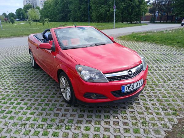 Red Opel astra-twintop 2007 in Tallinn, with an engine capacity of 1.80 L and mileage of 247 thousand km for 3300 €, photo 7 on AUTOMOTO.COM.LV
