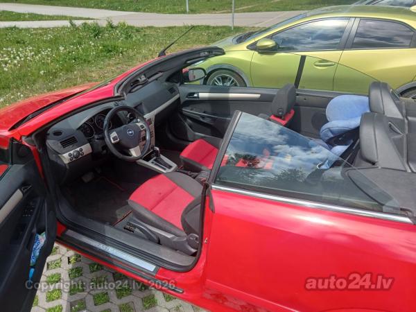 Red Opel astra-twintop 2007 in Tallinn, with an engine capacity of 1.80 L and mileage of 247 thousand km for 3300 €, photo 10 on AUTOMOTO.COM.LV
