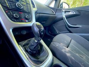 Melns Opel Astra Van 2011 Rīga, ar dzinēja tilpumu 2.00 L un nobraukumu 0 tūkst. km par 4100 €, foto 12 vietnē AUTOMOTO.COM.LV