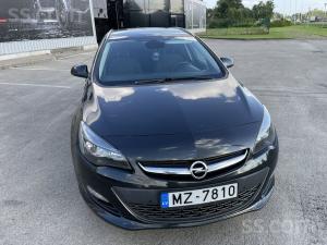 Black Opel Astra Van 2014 in Riga, with an engine capacity of 1.70 L and mileage of 260 thousand km for 4660 €, photo 5 on AUTOMOTO.COM.LV