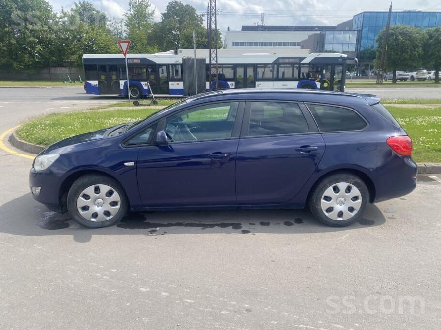 Blue Opel Astra Van 2012 in Riga, with an engine capacity of 1.70 L and mileage of 0 thousand km for 2350 €, photo 10 on AUTOMOTO.COM.LV