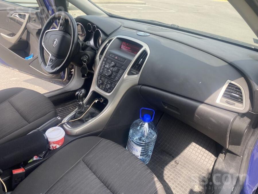 Blue Opel Astra Van 2012 in Riga, with an engine capacity of 1.70 L and mileage of 0 thousand km for 2350 €, photo 12 on AUTOMOTO.COM.LV