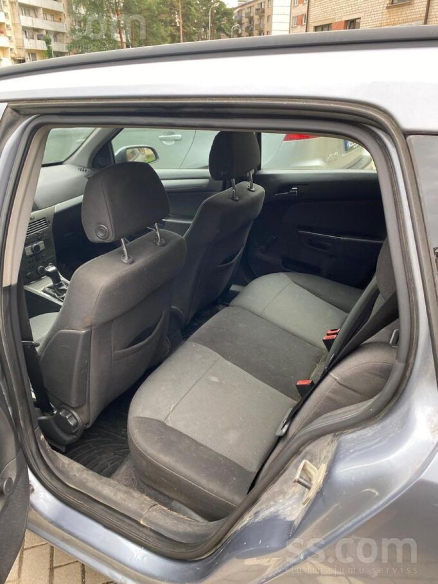 Pelēks Opel Astra Van 2005 Saldus, ar dzinēja tilpumu 1.70 L un nobraukumu 317 tūkst. km par 800 €, foto 5 vietnē AUTOMOTO.COM.LV