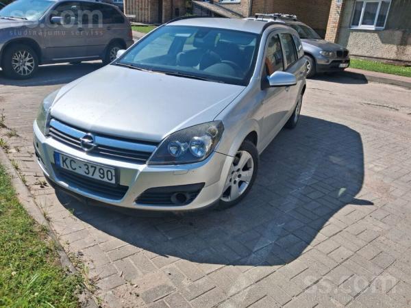 Grey Opel Astra Van 2006 in Aluksne, with an engine capacity of 1.90 L and mileage of 396 thousand km for 800 €, photo 1 on AUTOMOTO.COM.LV