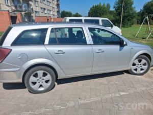 Grey Opel Astra Van 2006 in Aluksne, with an engine capacity of 1.90 L and mileage of 396 thousand km for 800 €, photo 3 on AUTOMOTO.COM.LV