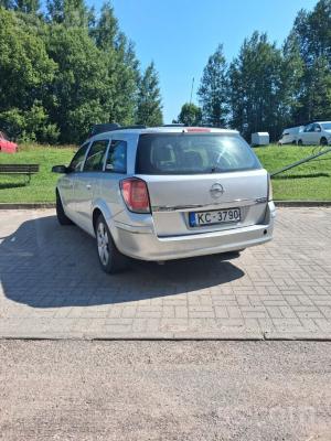Grey Opel Astra Van 2006 in Aluksne, with an engine capacity of 1.90 L and mileage of 396 thousand km for 800 €, photo 4 on AUTOMOTO.COM.LV