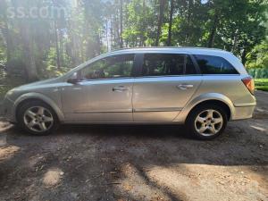 Grey Opel Astra Van 2007 in Riga, with an engine capacity of 1.70 L and mileage of 310 thousand km for 1000 €, photo 4 on AUTOMOTO.COM.LV