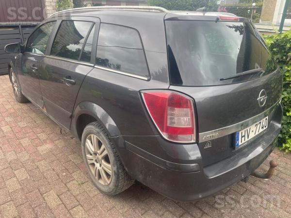 Grey Opel Astra Van 2009 in Liepaja, with an engine capacity of 1.70 L and mileage of 215 thousand km for 1200 €, photo 1 on AUTOMOTO.COM.LV