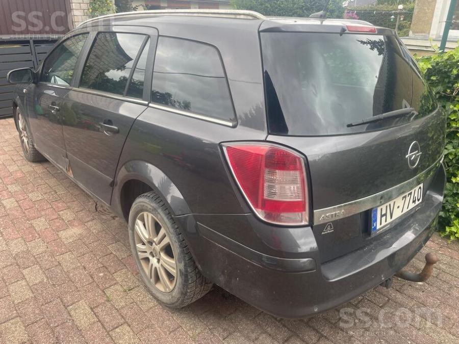 Pelēks Opel Astra Van 2009 Liepāja, ar dzinēja tilpumu 1.70 L un nobraukumu 215 tūkst. km par 1200 €, foto 1 vietnē AUTOMOTO.COM.LV