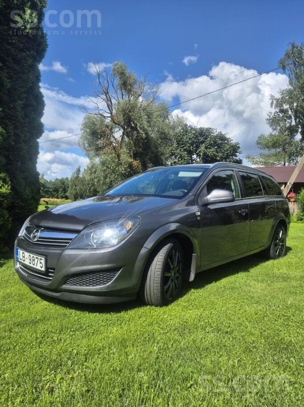Pelēks Opel Astra Van 2010 Bauska, ar dzinēja tilpumu 1.70 L un nobraukumu 213 tūkst. km par 2500 €, foto 2 vietnē AUTOMOTO.COM.LV