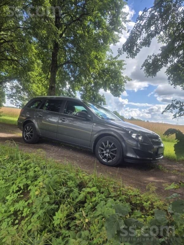 Pelēks Opel Astra Van 2010 Bauska, ar dzinēja tilpumu 1.70 L un nobraukumu 213 tūkst. km par 2500 €, foto 4 vietnē AUTOMOTO.COM.LV