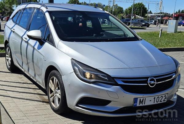 Grey Opel Astra Van 2016 in Riga, with an engine capacity of 1.60 L and mileage of 321 thousand km for 3800 €, photo 5 on AUTOMOTO.COM.LV