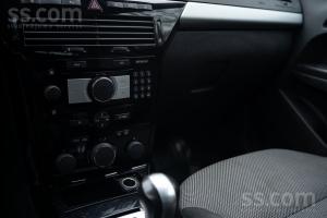 Красный Опель Астра Ван 2010 в Рига, объемом двигателя 1.90 л и пробегом 271 тыс. км за 3100 €, фото 15 на AUTOMOTO.COM.LV