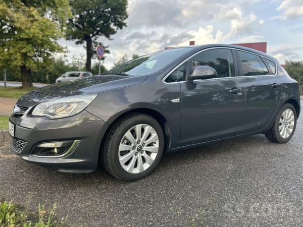 Violet Opel Astra 2015 in Saldus, with an engine capacity of 1.60 L and mileage of 146 thousand km for 5850 €, photo 1 on AUTOMOTO.COM.LV