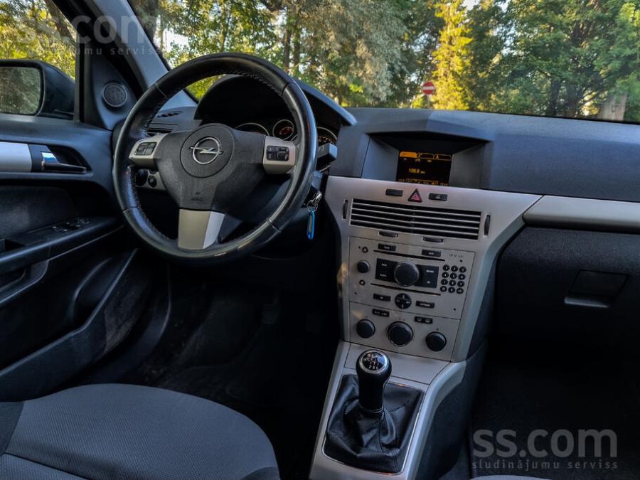 Violets Opel Astra 2008 Rīga, ar dzinēja tilpumu 1.90 L un nobraukumu 270 tūkst. km par 1100 €, foto 21 vietnē AUTOMOTO.COM.LV