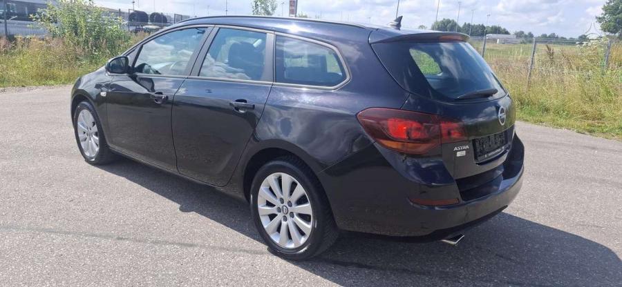 Violets Opel Astra 2011 Marijampole, ar dzinēja tilpumu 1.96 L un nobraukumu 289 tūkst. km par 3300 €, foto 5 vietnē AUTOMOTO.COM.LV