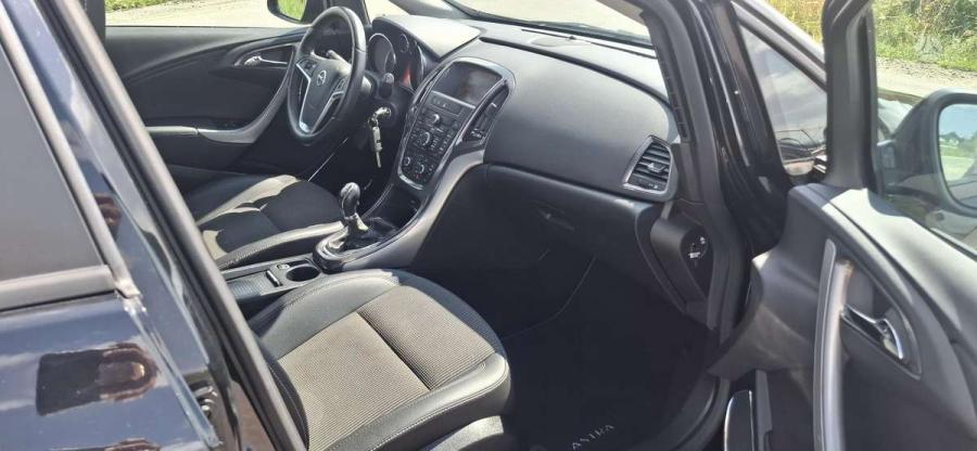 Violets Opel Astra 2011 Marijampole, ar dzinēja tilpumu 1.96 L un nobraukumu 289 tūkst. km par 3300 €, foto 14 vietnē AUTOMOTO.COM.LV