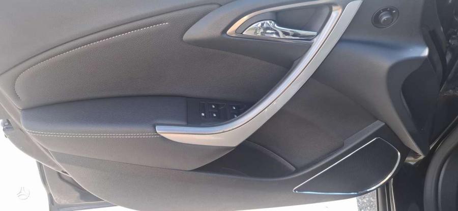 Violets Opel Astra 2011 Marijampole, ar dzinēja tilpumu 1.96 L un nobraukumu 289 tūkst. km par 3300 €, foto 17 vietnē AUTOMOTO.COM.LV