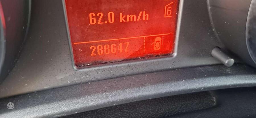 Violets Opel Astra 2011 Marijampole, ar dzinēja tilpumu 1.96 L un nobraukumu 289 tūkst. km par 3300 €, foto 23 vietnē AUTOMOTO.COM.LV