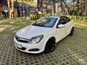 White Opel Astra 2006 in Kaunas, with an engine capacity of 1.60 L and mileage of 230 thousand km for 3500 €, photo 18 on AUTOMOTO.COM.LV