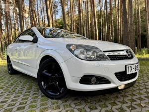 White Opel Astra 2006 in Kaunas, with an engine capacity of 1.60 L and mileage of 230 thousand km for 3500 €, photo 19 on AUTOMOTO.COM.LV