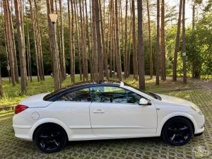White Opel Astra 2006 in Kaunas, with an engine capacity of 1.60 L and mileage of 230 thousand km for 3500 €, photo 24 on AUTOMOTO.COM.LV