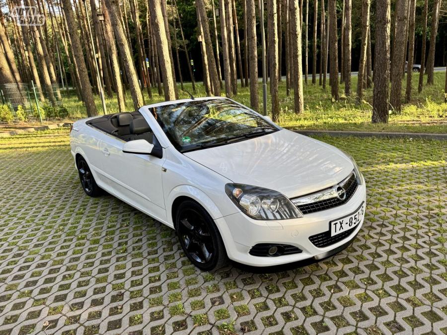 White Opel Astra 2006 in Kaunas, with an engine capacity of 1.60 L and mileage of 230 thousand km for 3500 €, photo 27 on AUTOMOTO.COM.LV