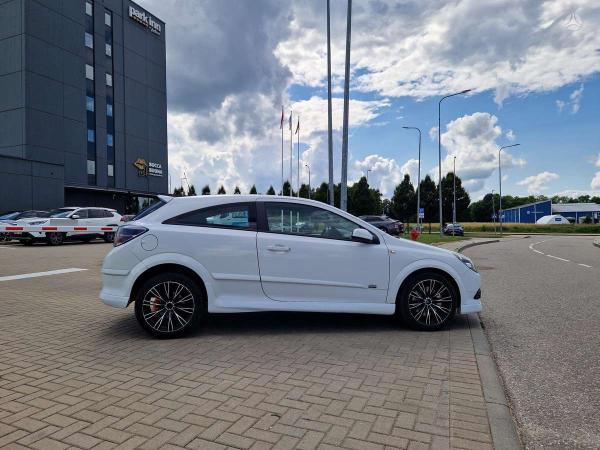 Balts Opel Astra 2008 Viļņa, ar dzinēja tilpumu 1.70 L un nobraukumu 271 tūkst. km par 1200 €, foto 7 vietnē AUTOMOTO.COM.LV