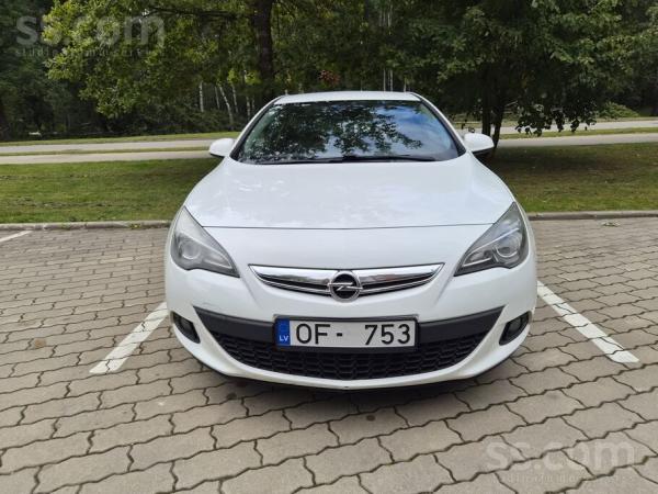 Белый Опель Астра 2012 в Рига, объемом двигателя 1.70 л и пробегом 255 тыс. км за 4500 €, фото 3 на AUTOMOTO.COM.LV