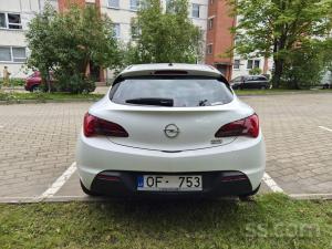 Белый Опель Астра 2012 в Рига, объемом двигателя 1.70 л и пробегом 255 тыс. км за 4000 €, фото 4 на AUTOMOTO.COM.LV
