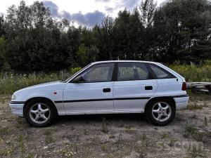 Белый Опель Астра 1997 в Рига, объемом двигателя 1.40 л и пробегом 190 тыс. км за 850 €, фото 4 на AUTOMOTO.COM.LV