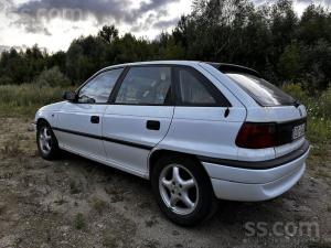 Белый Опель Астра 1997 в Рига, объемом двигателя 1.40 л и пробегом 190 тыс. км за 850 €, фото 5 на AUTOMOTO.COM.LV