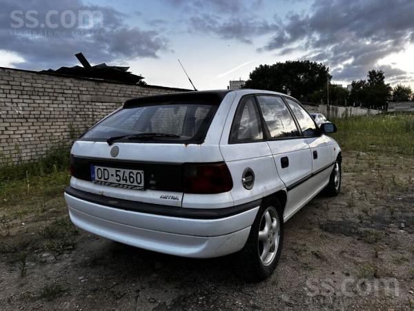 Белый Опель Астра 1997 в Рига, объемом двигателя 1.40 л и пробегом 190 тыс. км за 850 €, фото 6 на AUTOMOTO.COM.LV