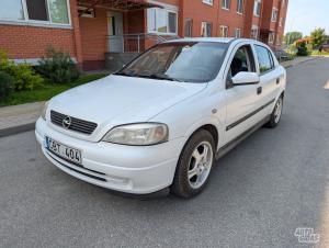 White Opel Astra 1998 in Klaipeda, with an engine capacity of 1.60 L and mileage of 236 thousand km for 850 €, photo  on AUTOMOTO.COM.LV