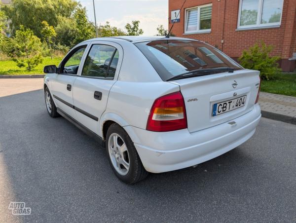 White Opel Astra 1998 in Klaipeda, with an engine capacity of 1.60 L and mileage of 236 thousand km for 850 €, photo 4 on AUTOMOTO.COM.LV
