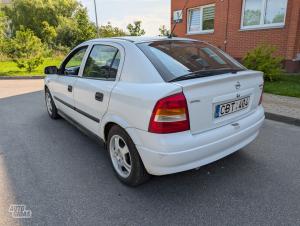 White Opel Astra 1998 in Klaipeda, with an engine capacity of 1.60 L and mileage of 236 thousand km for 850 €, photo 5 on AUTOMOTO.COM.LV