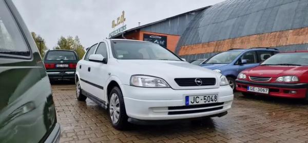 Balts Opel Astra 1999 Valmiera, ar dzinēja tilpumu 1.20 L un nobraukumu 421 tūkst. km par 650 €, foto 1 vietnē AUTOMOTO.COM.LV