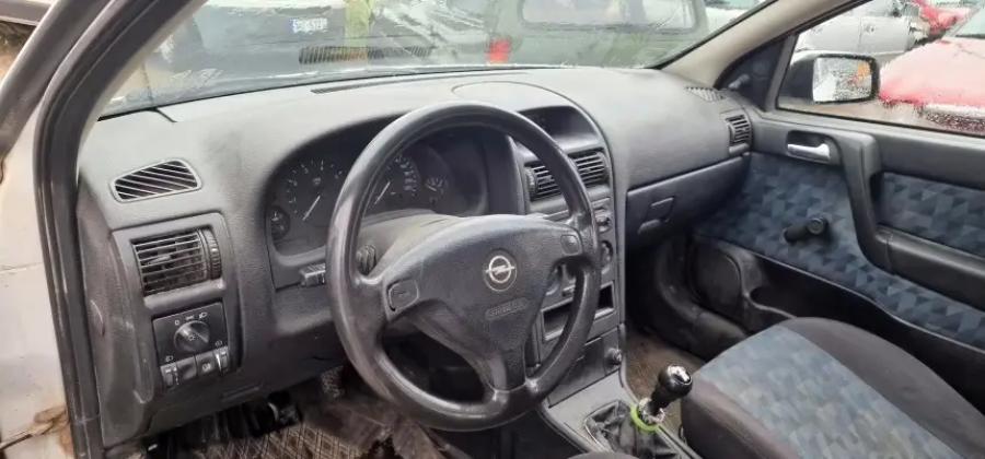 Balts Opel Astra 1999 Valmiera, ar dzinēja tilpumu 1.20 L un nobraukumu 421 tūkst. km par 650 €, foto 10 vietnē AUTOMOTO.COM.LV
