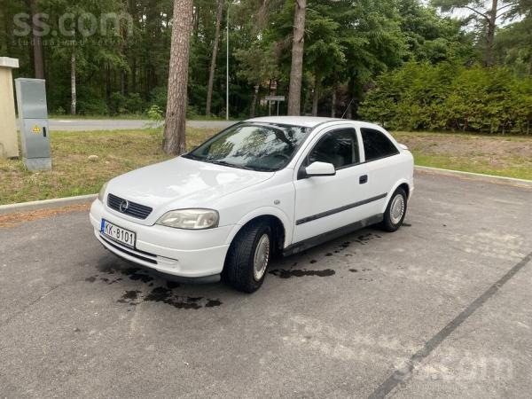 Белый Опель Астра 2001 в Рига, объемом двигателя 1.70 л и пробегом 289 тыс. км за 1450 €, фото 1 на AUTOMOTO.COM.LV