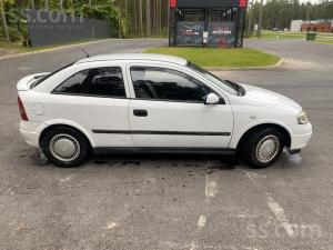 White Opel Astra 2001 in Riga, with an engine capacity of 1.70 L and mileage of 289 thousand km for 1450 €, photo 4 on AUTOMOTO.COM.LV