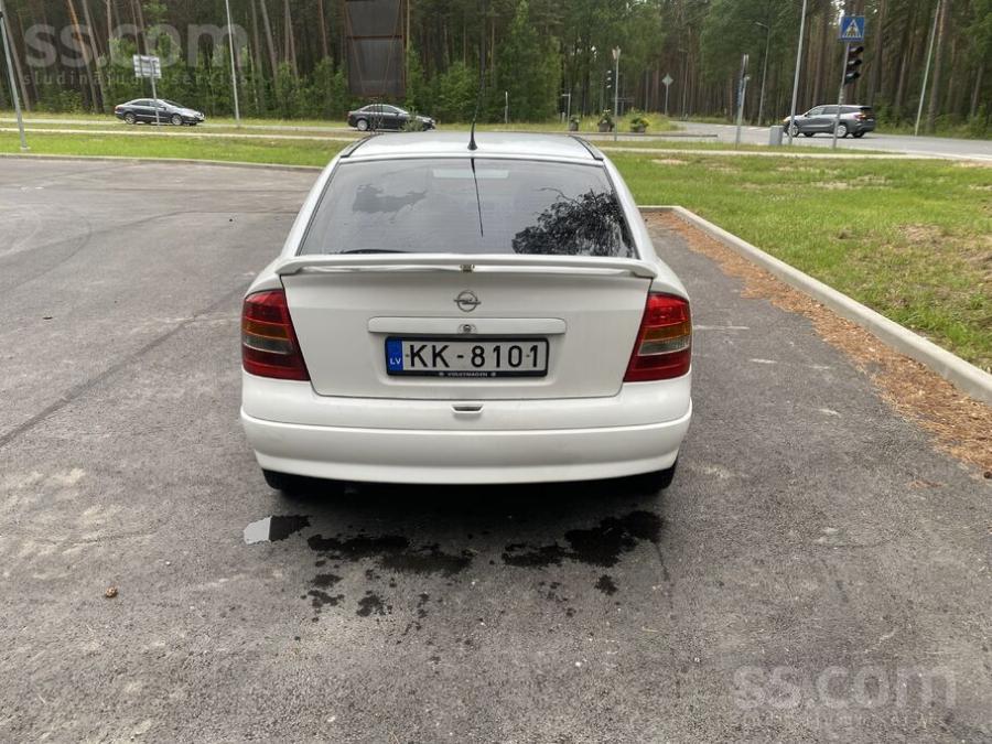 White Opel Astra 2001 in Riga, with an engine capacity of 1.70 L and mileage of 289 thousand km for 1450 €, photo 6 on AUTOMOTO.COM.LV