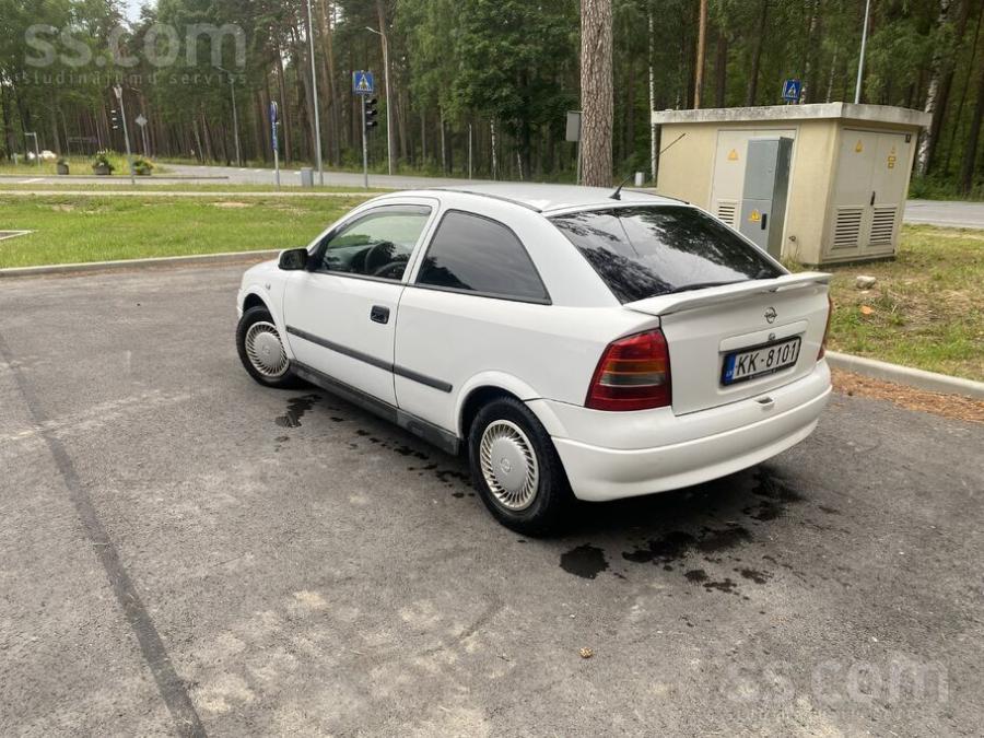 White Opel Astra 2001 in Riga, with an engine capacity of 1.70 L and mileage of 289 thousand km for 1450 €, photo 7 on AUTOMOTO.COM.LV