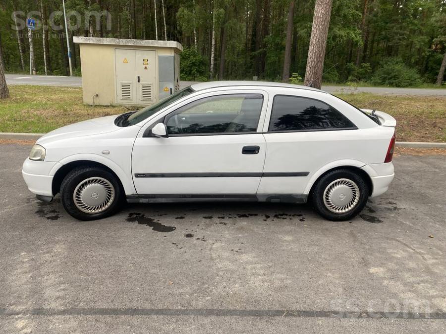 White Opel Astra 2001 in Riga, with an engine capacity of 1.70 L and mileage of 289 thousand km for 1450 €, photo 8 on AUTOMOTO.COM.LV