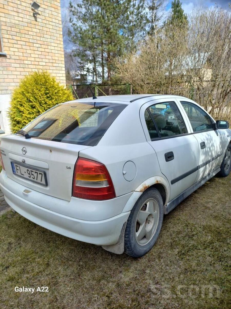 Balts Opel Astra 2005 Rīga, ar dzinēja tilpumu 1.40 L un nobraukumu 425 tūkst. km par 400 €, foto 4 vietnē AUTOMOTO.COM.LV