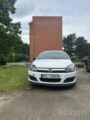 White Opel Astra 2005 in Riga, with an engine capacity of 1.70 L and mileage of 0 thousand km for 300 €, photo 3 on AUTOMOTO.COM.LV