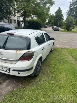 White Opel Astra 2005 in Riga, with an engine capacity of 1.70 L and mileage of 0 thousand km for 300 €, photo 7 on AUTOMOTO.COM.LV