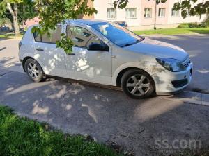 Белый Опель Астра 2005 в Рига, объемом двигателя 1.70 л и пробегом 394 тыс. км за 950 €, фото 4 на AUTOMOTO.COM.LV