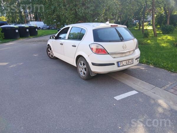 Balts Opel Astra 2005 Rīga, ar dzinēja tilpumu 1.70 L un nobraukumu 394 tūkst. km par 950 €, foto 5 vietnē AUTOMOTO.COM.LV
